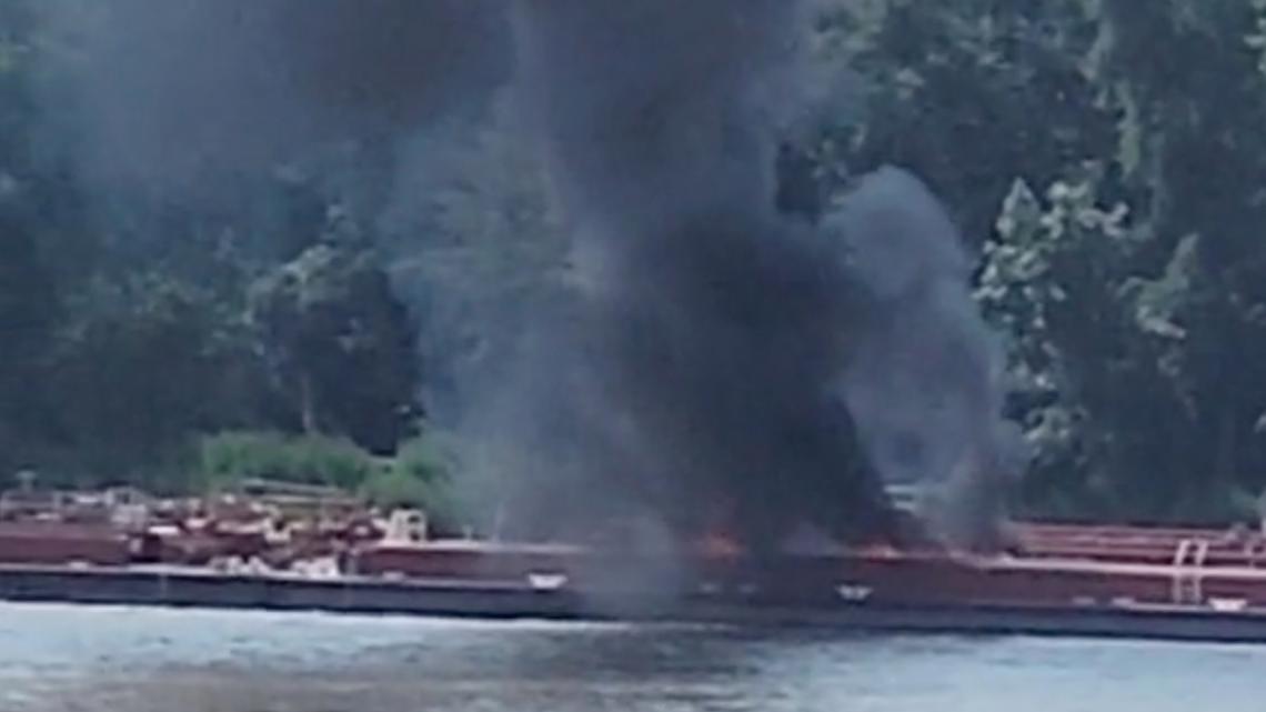 2 killed after helicopter crashes into barge on Mississippi River near West Alton | ksdk.com