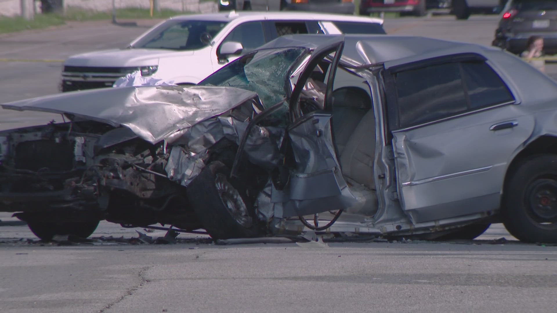 8 injured in north St. Louis car crash | ksdk.com