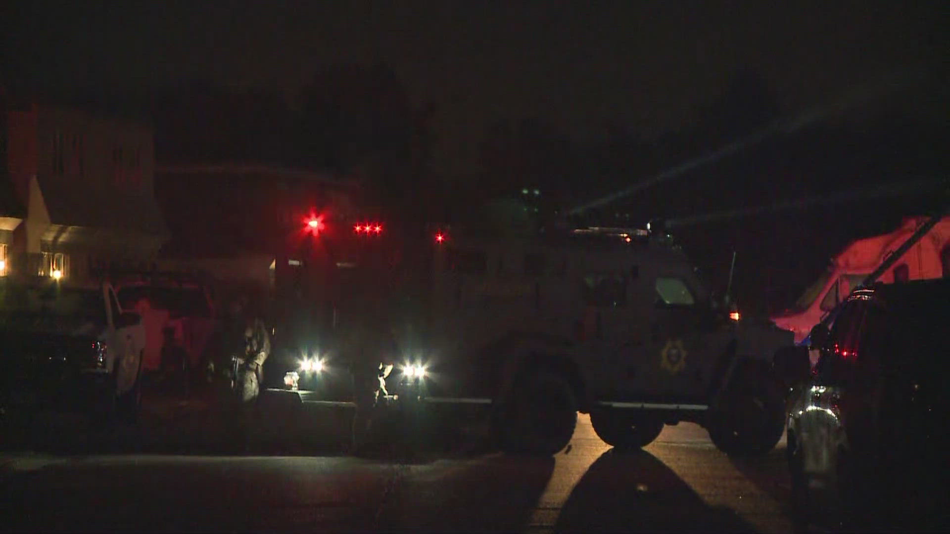 Police standoff overnight in Arnold | ksdk.com