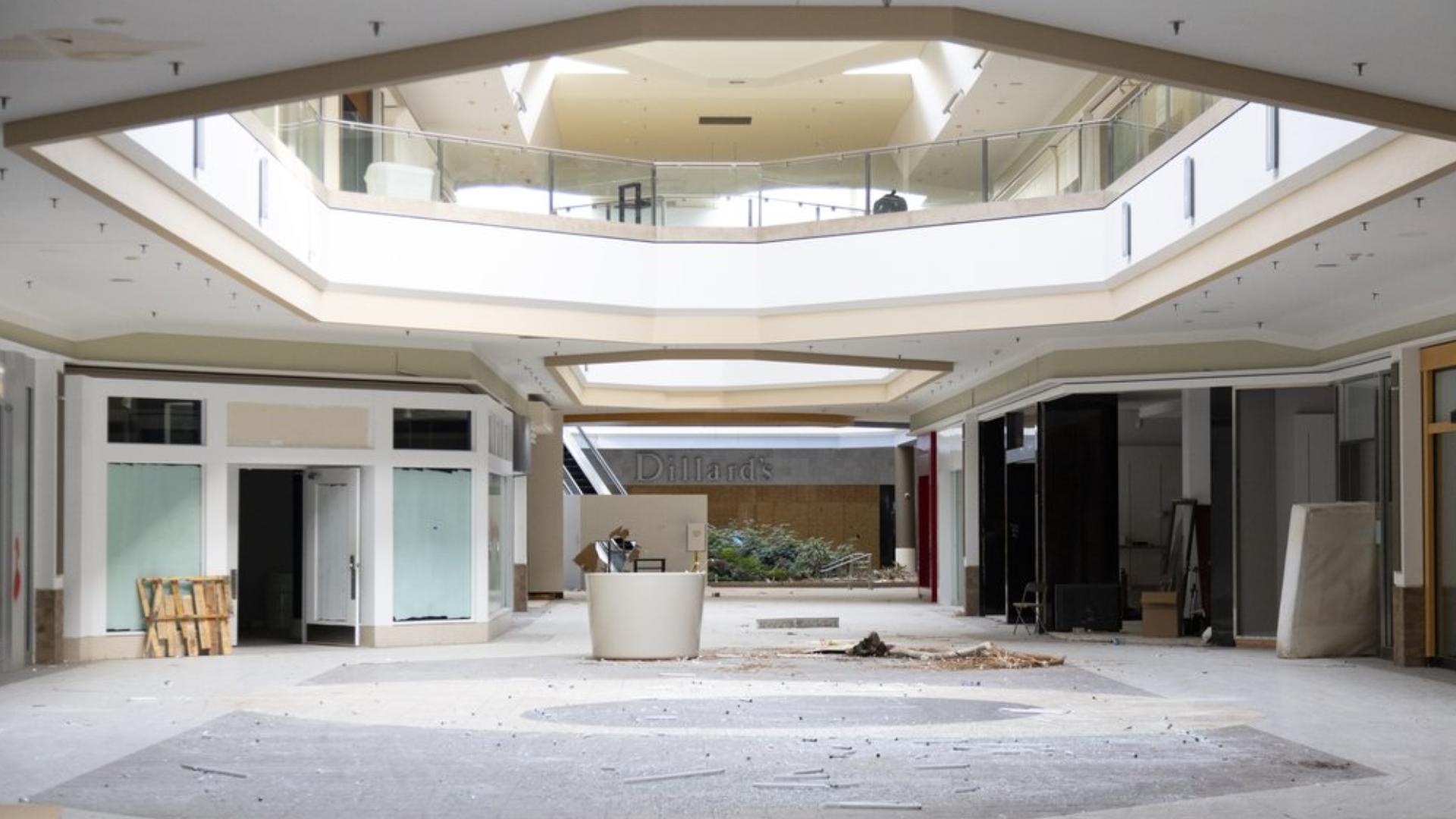 Take a look inside vacant Chestefield Mall ahead of demolition | ksdk.com