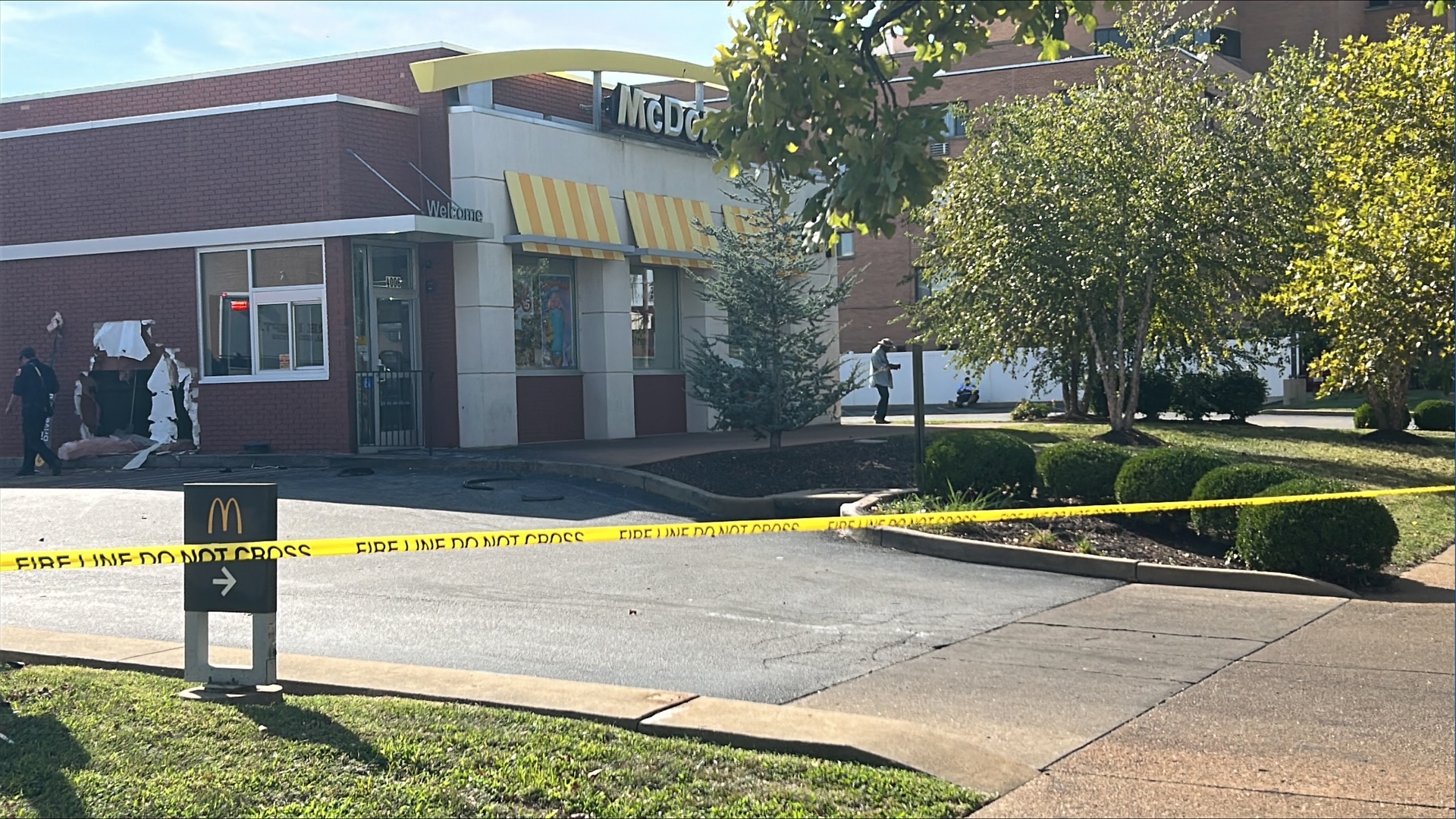 4 injured after car smashes into St. Louis McDonalds | ksdk.com