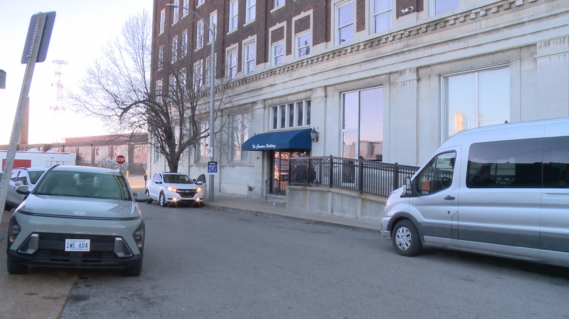 Rat infestation claims plague St. Louis dialysis clinic | ksdk.com