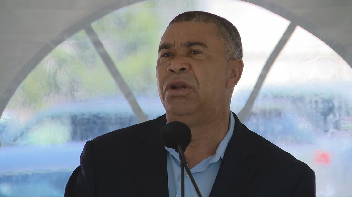 Missouri | Congressman Lacy Clay calls for justice in Floyd case | ksdk.com