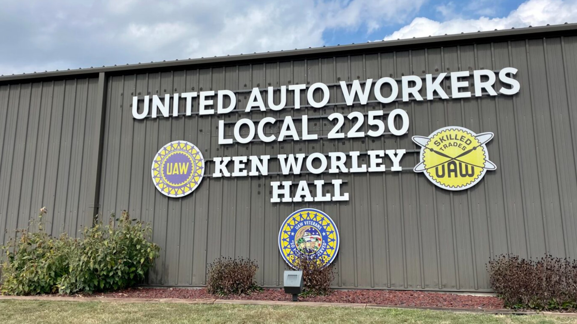 Troy, Missouri Toyota plant first to join unionization push | ksdk.com