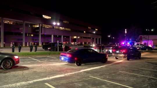 Police respond to shots fired outside bowling alley near St. Louis ...