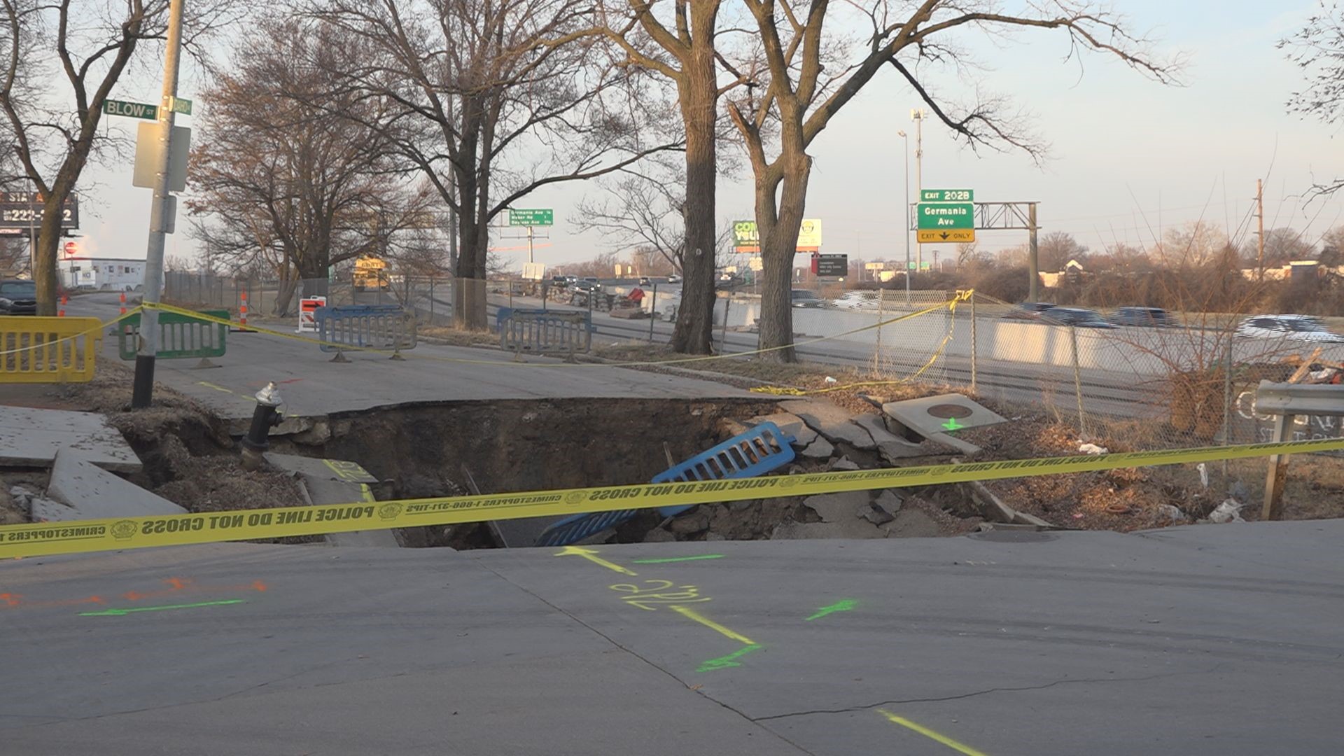 South St. Louis sinkhole causes street collapse | ksdk.com