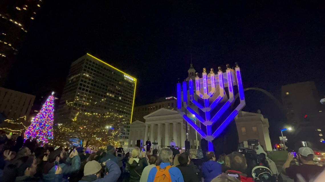 One of the largest menorahs lit on first day of Hannukah | ksdk.com
