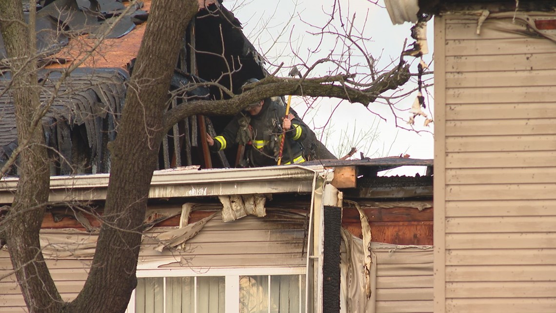 Fire at St. Louis County apartment complex displaces residents | ksdk.com