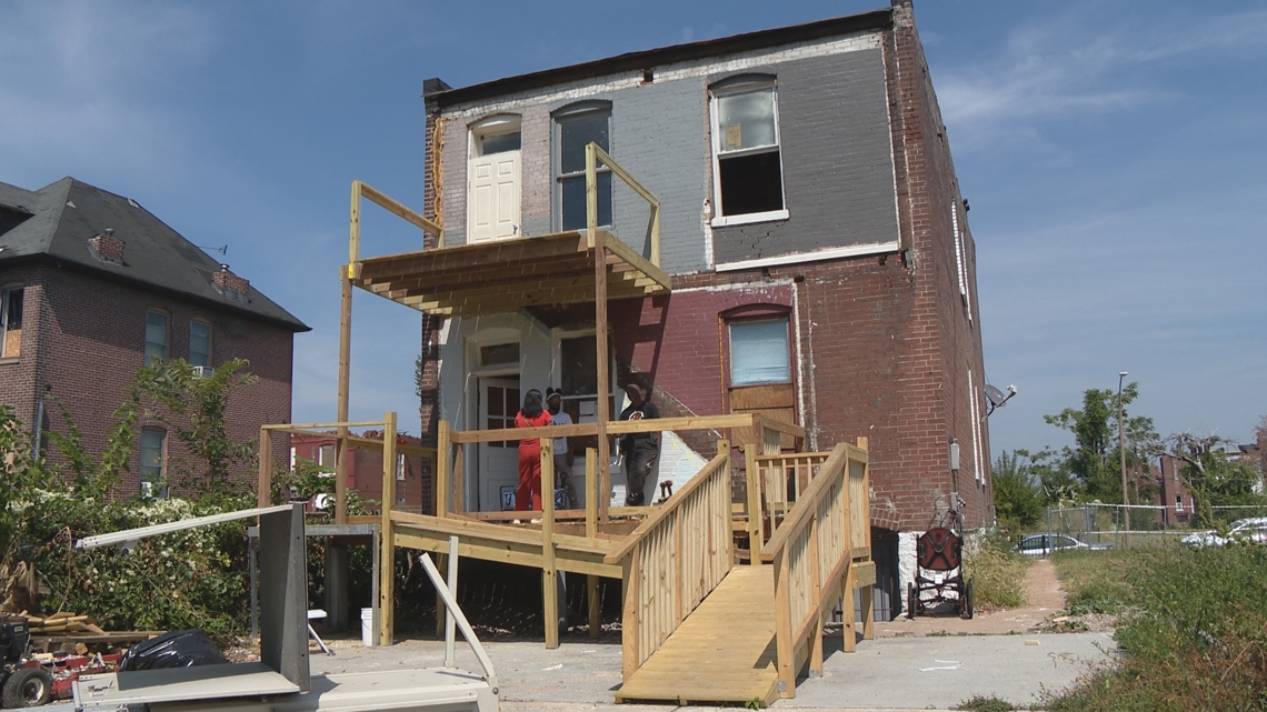 The night Miss Missouri, Debbye Turner, was crowned Miss America | ksdk.com