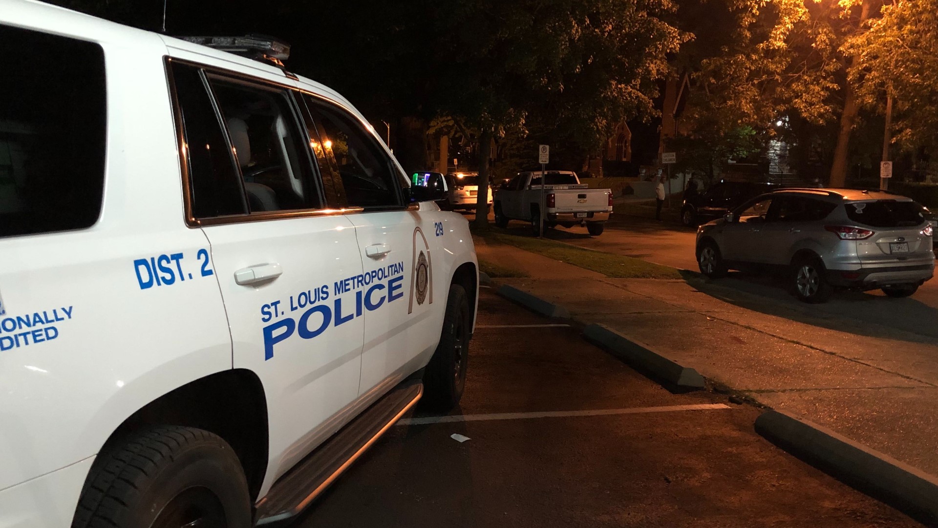 St. Louis crime: Couple carjacked at gunpoint in south city | ksdk.com