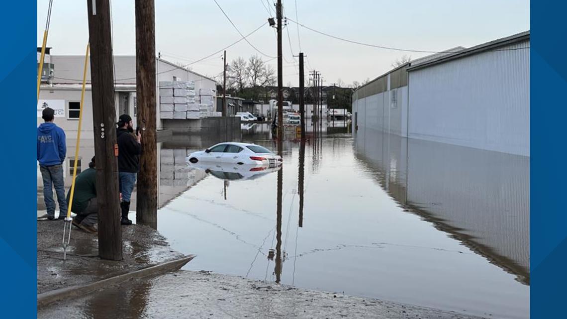 Strong overnight storms result in roadway flooding | ksdk.com