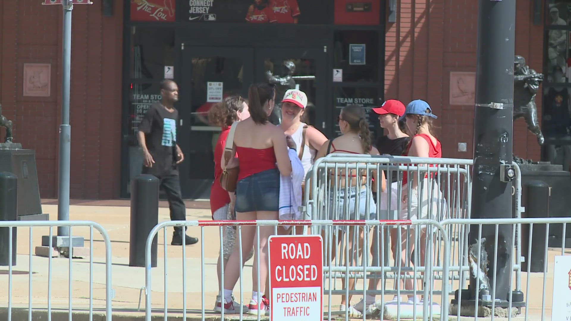 St. Louis heat wave: How Busch Stadium plans to keep Cardinals fans ...