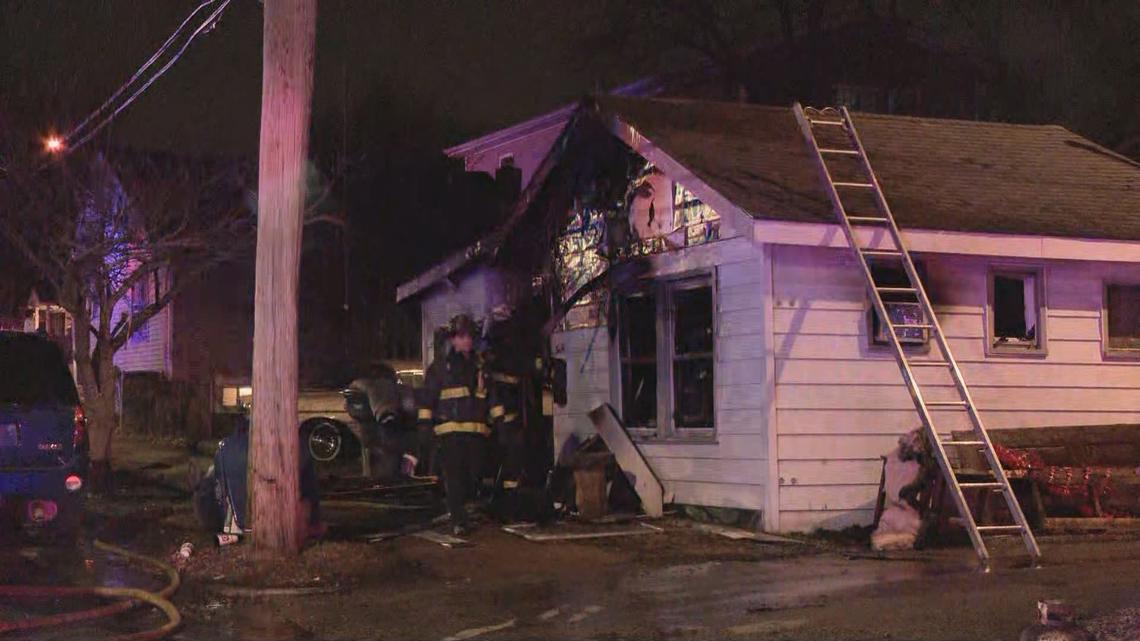 1 escapes St. Louis house fire | ksdk.com