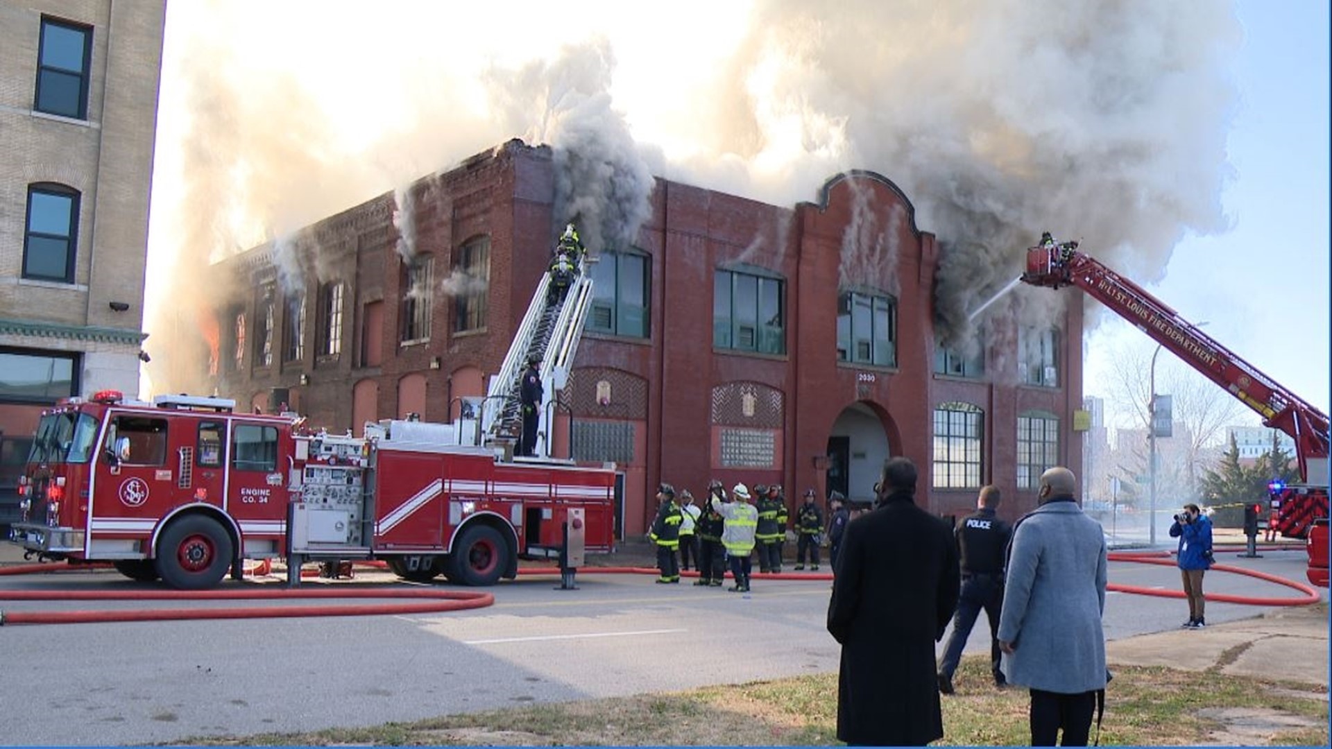 Fire breaks out in abandoned St. Louis building | ksdk.com