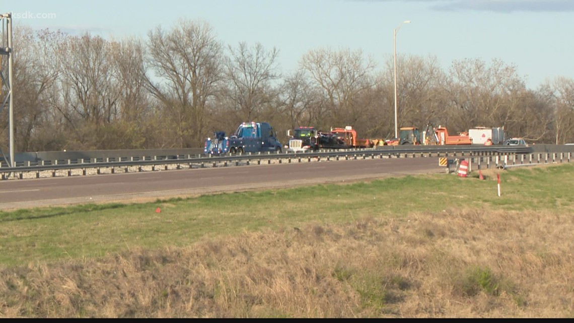 Woman killed after crash involving IDOT dump truck | ksdk.com