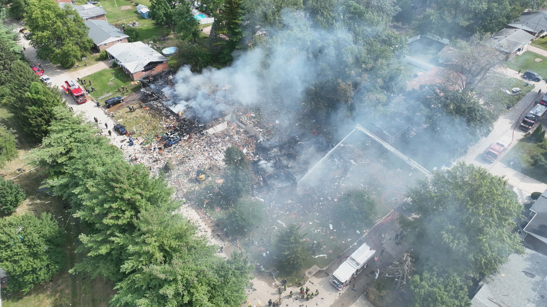 Video shows moment house explodes in St. Louis County | ksdk.com