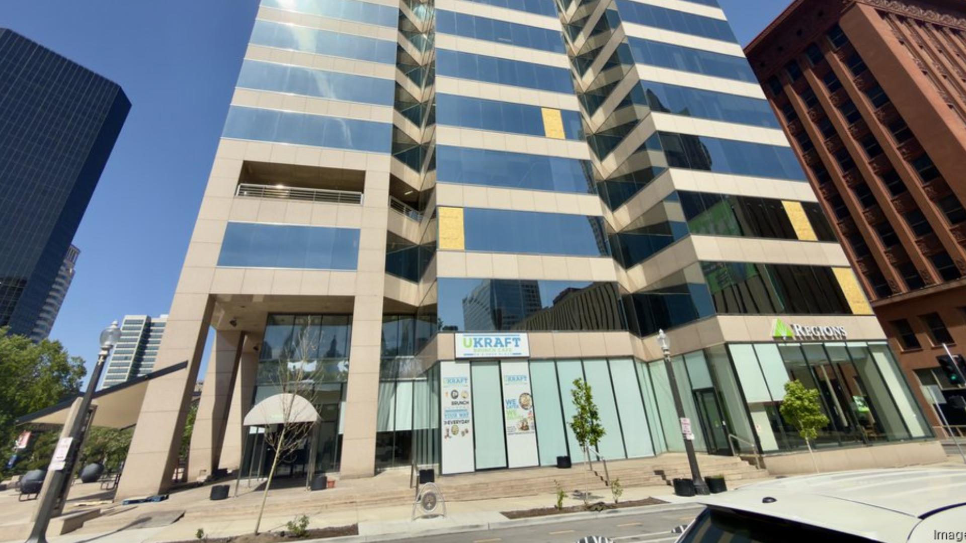 Downtown St. Louis skyscraper's windows shot out again | ksdk.com