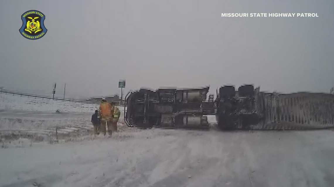 Police respond to dozens of crashes, rescue hundreds of stranded ...