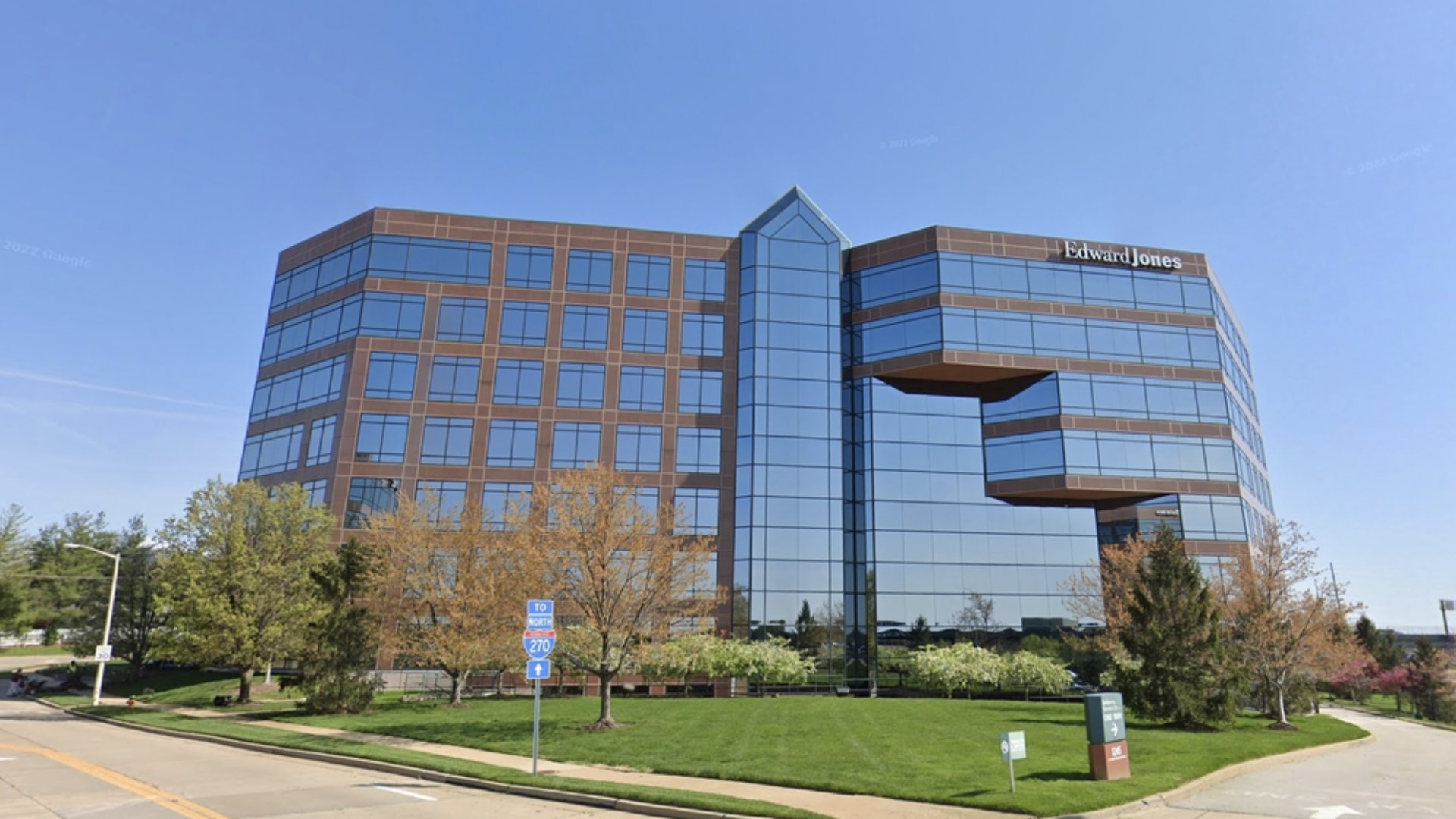 Edward Jones trying to rent out space in Des Peres headquarters | ksdk.com