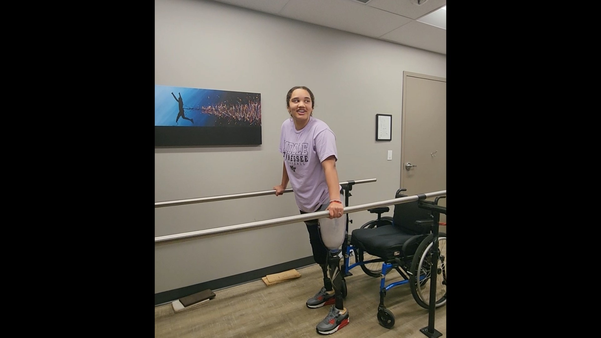 Volleyball player who lost legs in crash gets prosthetics | ksdk.com