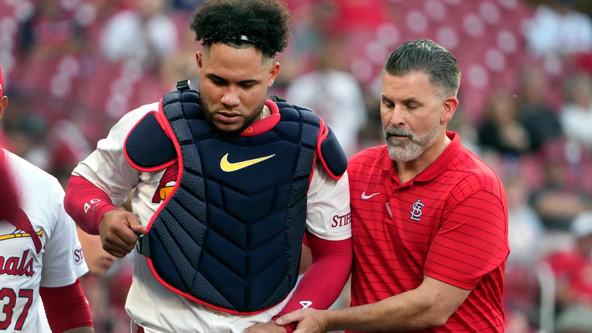 Cardinals' Willson Contreras departs with left forearm fracture | ksdk.com