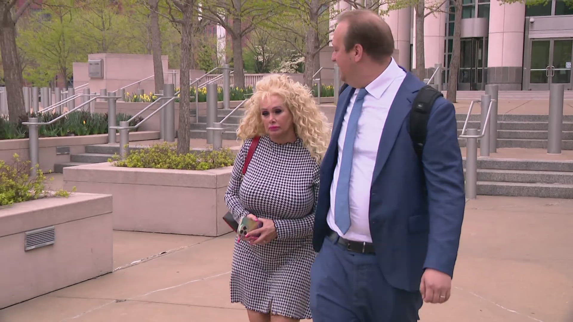 Missouri woman at center of 'Chimp Crazy' story returns to court | ksdk.com