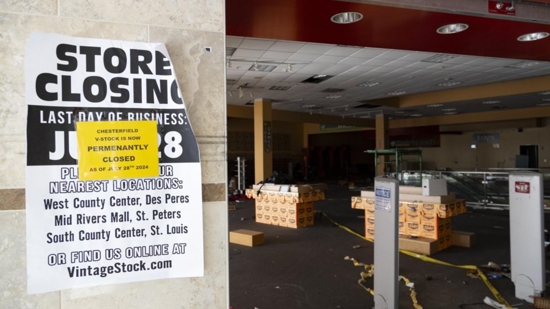 Take a look inside vacant Chestefield Mall ahead of demolition | ksdk.com