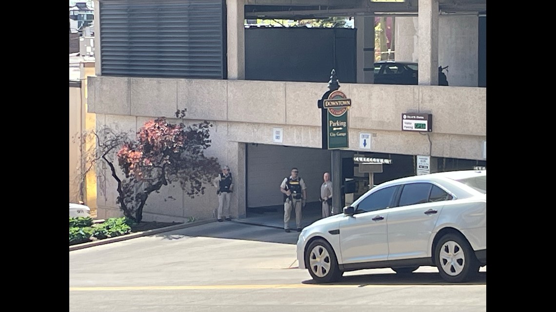 Man charged in parking garage standoff at St. Charles City Hall | ksdk.com