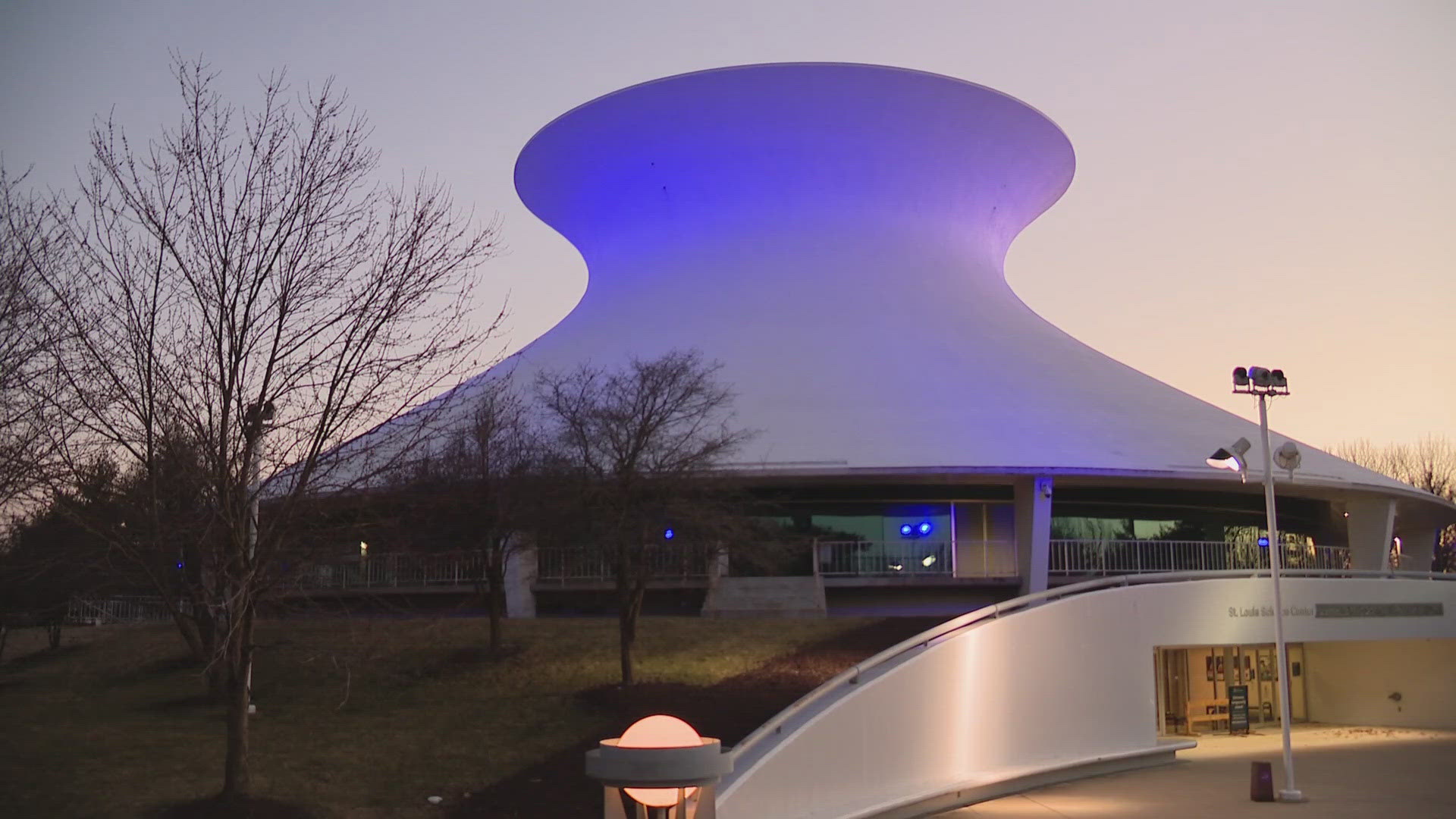 Saint Louis Science Center's McDonnell Planetarium to get major tech ...