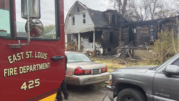 Daughter saves elderly woman from East St. Louis fire | ksdk.com