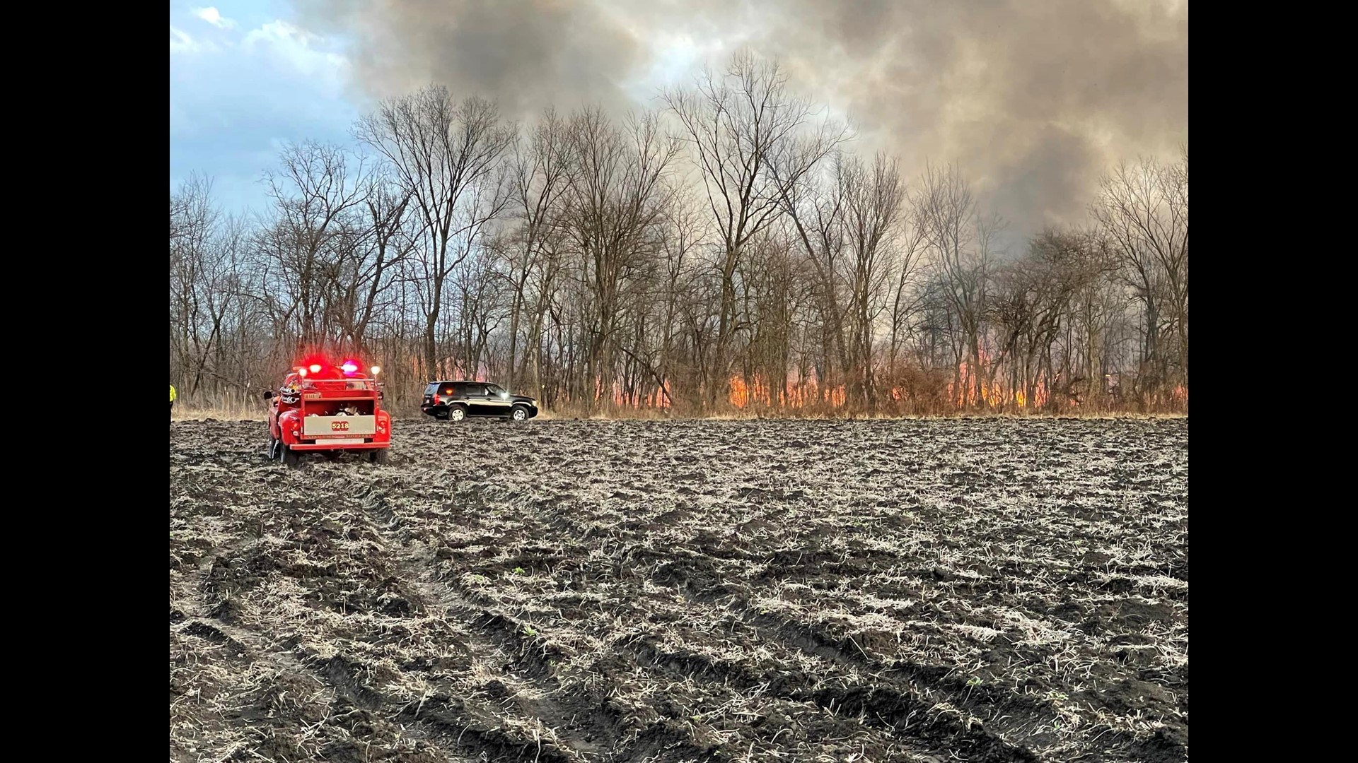 Brush fire burns near Washington Park, Illinois | ksdk.com
