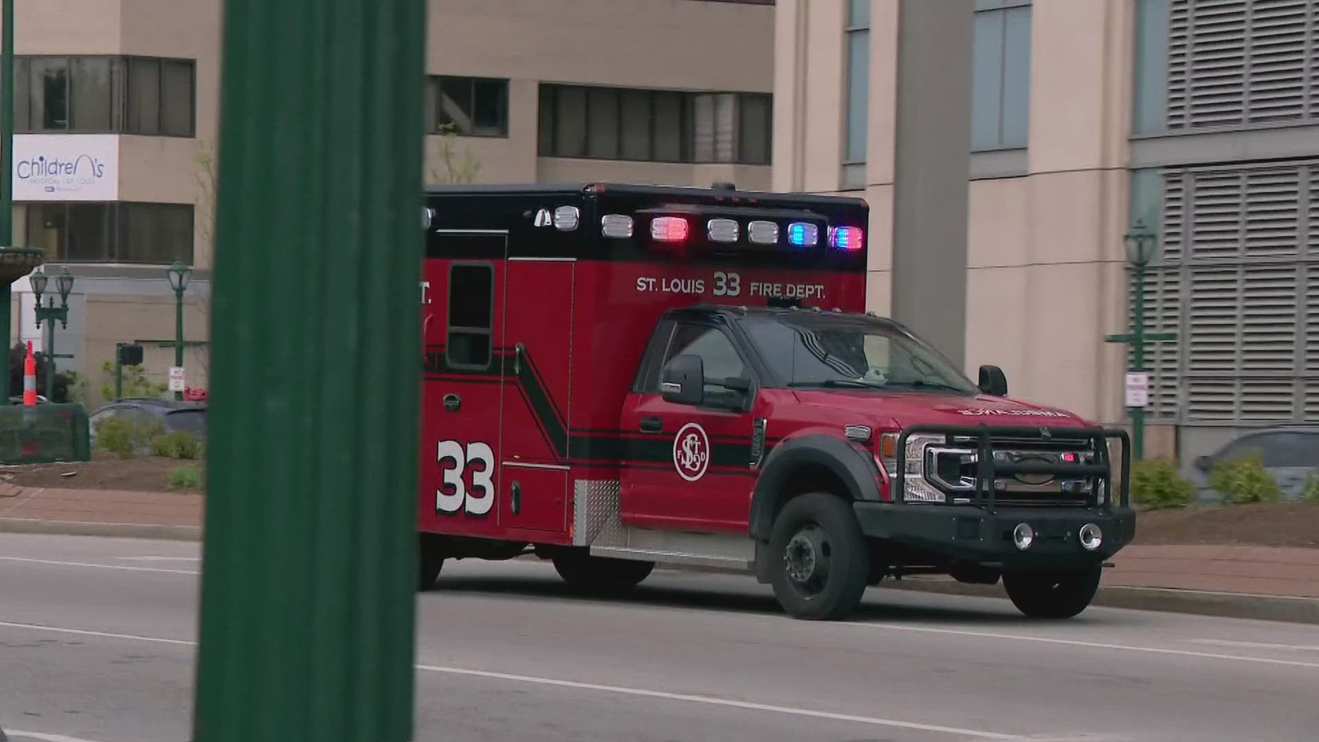 St. Louis police officer moves to rehab after chase injury | ksdk.com