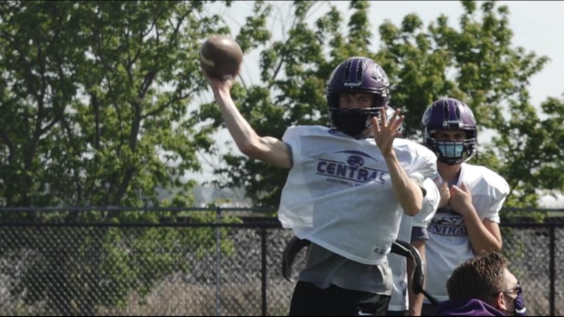 Breese quarterback/pitcher has weekend for the ages | ksdk.com