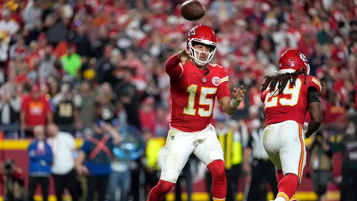 Chiefs quarterback Patrick Mahomes not on Pro Bowl roster | ksdk.com