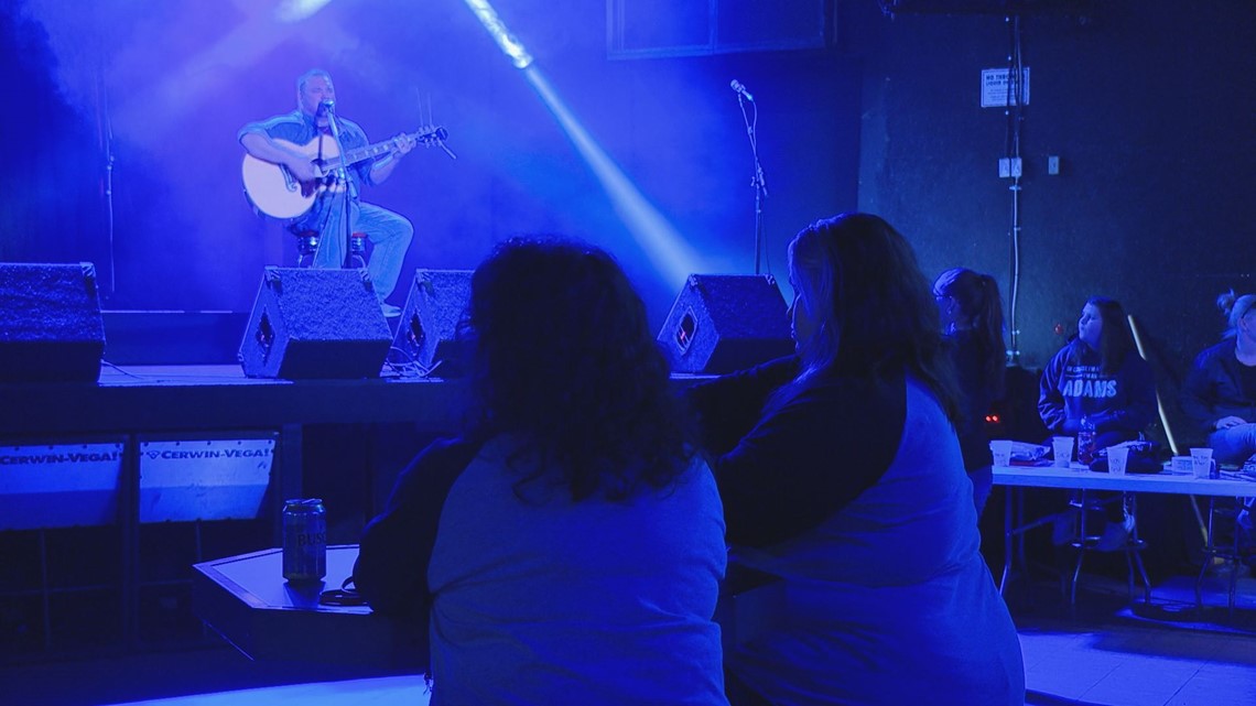 St. Louis bands rock for Taylorville relief at Pop's | ksdk.com