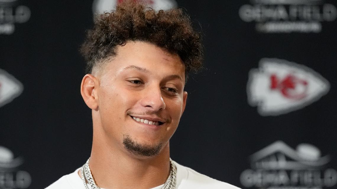 Chiefs' Mahomes says he will not endorse anybody for president | ksdk.com