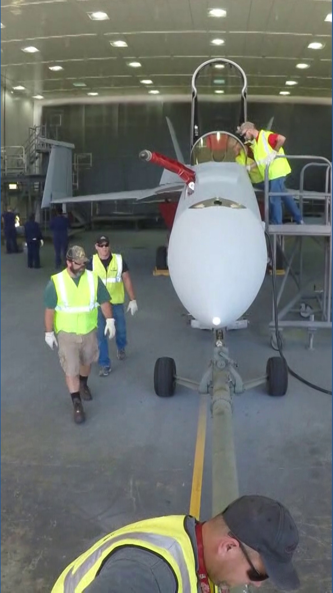 Boeing replacement workers begin training as union strike lingers on ...