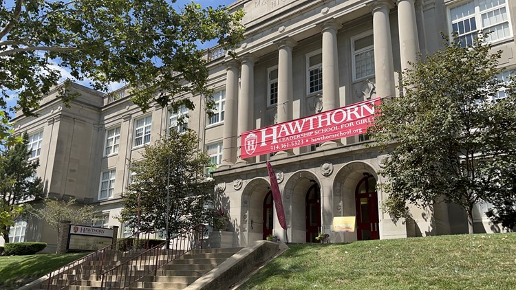 Parents rush to find alternative school options after closure | ksdk.com