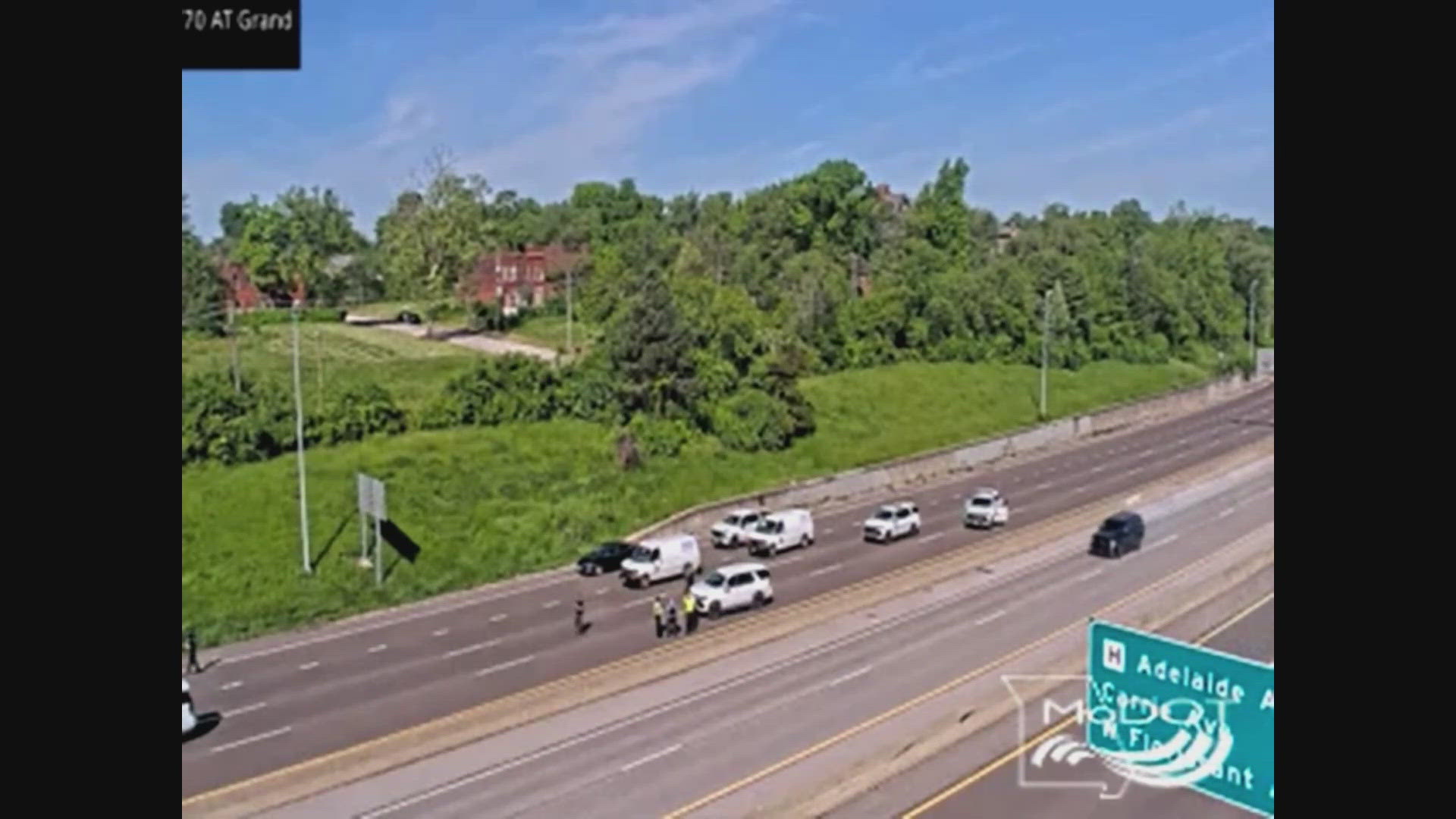 Regional jet ends up in grass after landing at St. Louis Lambert ...