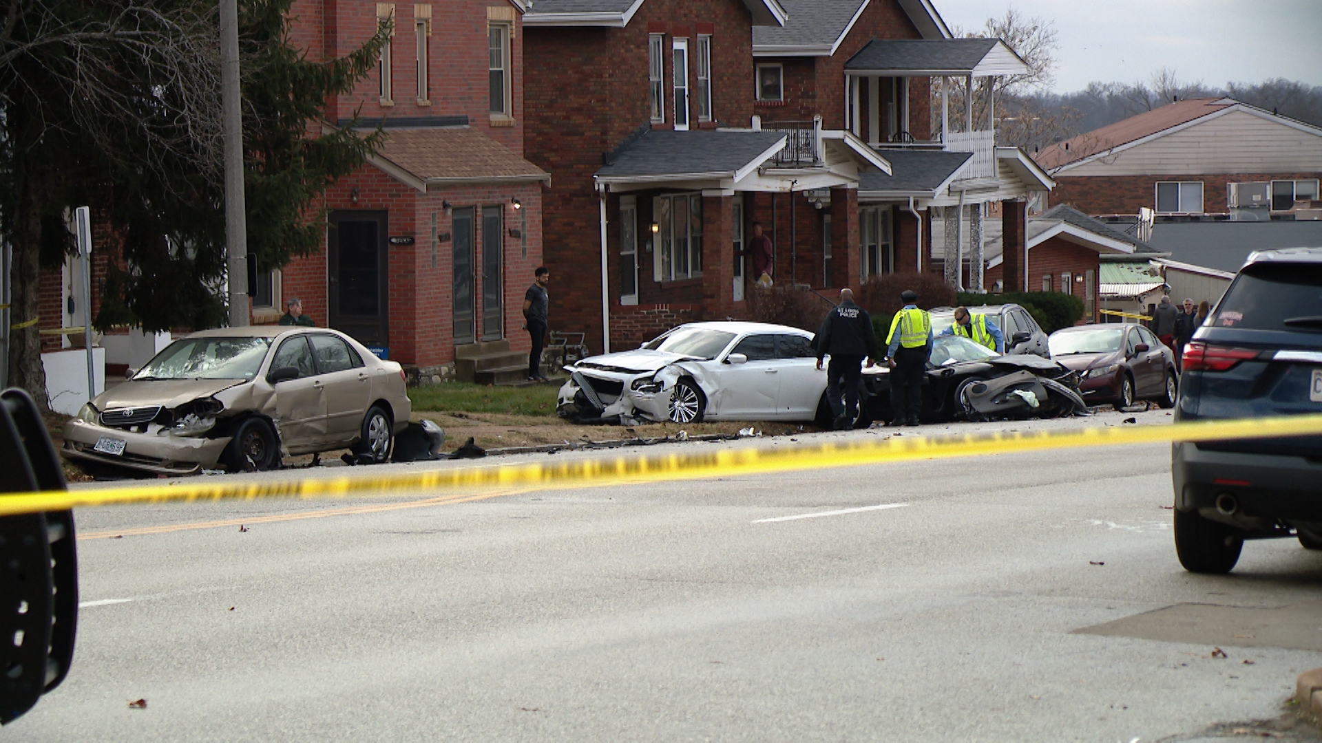 1 dead in crash in south St. Louis | ksdk.com