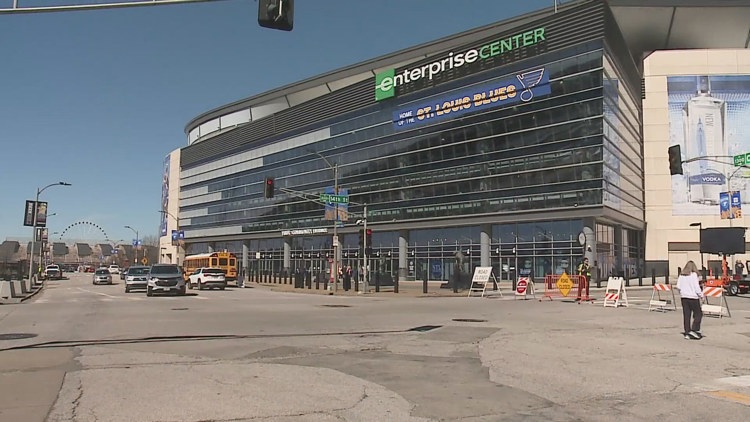 Wentzville school superintendent retires in surprise announcement ...