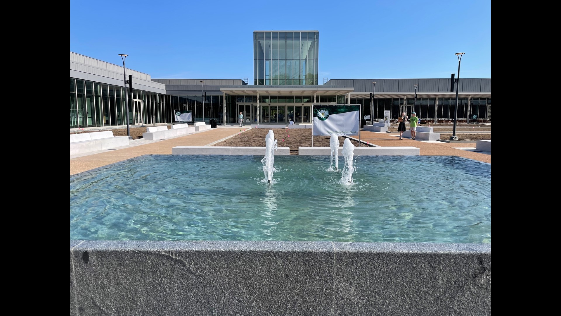 Missouri Botanical Garden opens new Jack C. Taylor visitor center ...