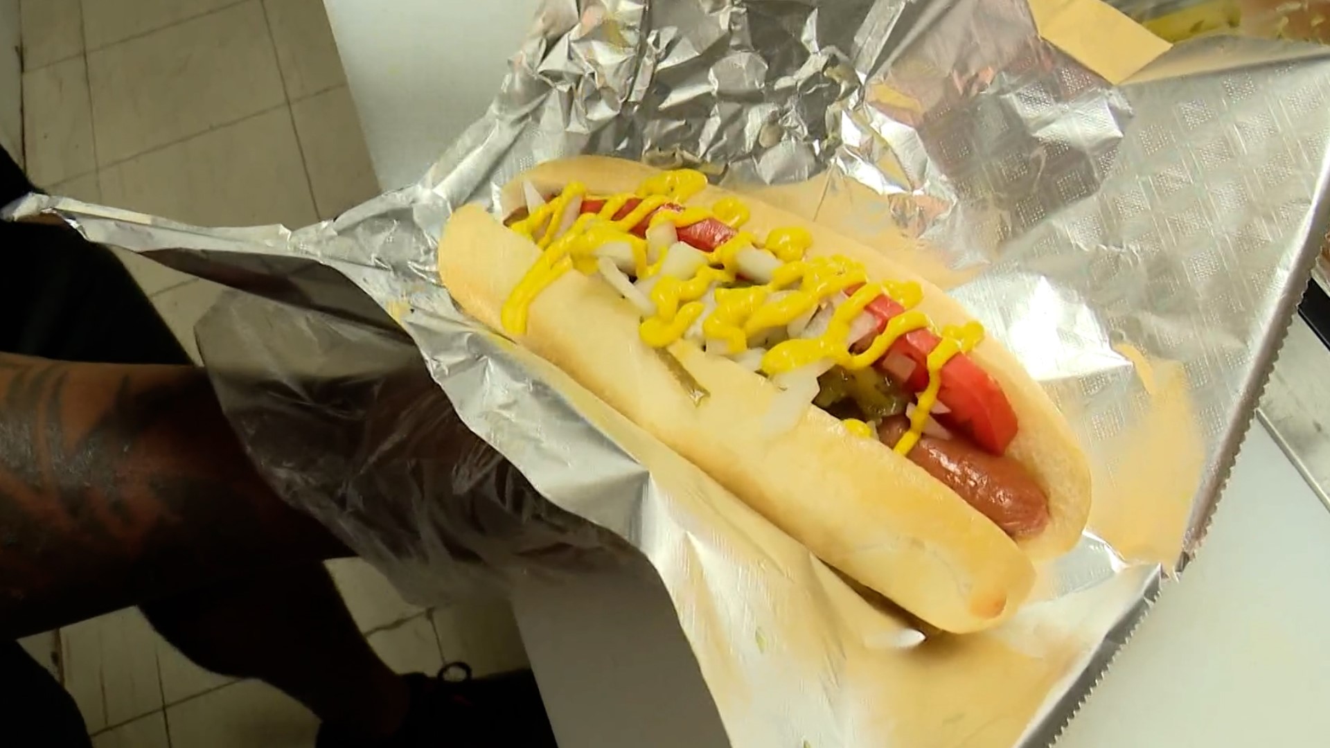 Steve's Hot Dogs opens location in south St. Louis | ksdk.com