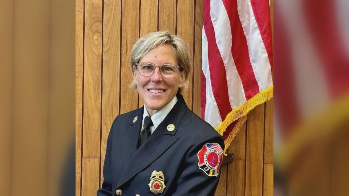 Belleville says goodbye to its first female fire chief after 25 years ...
