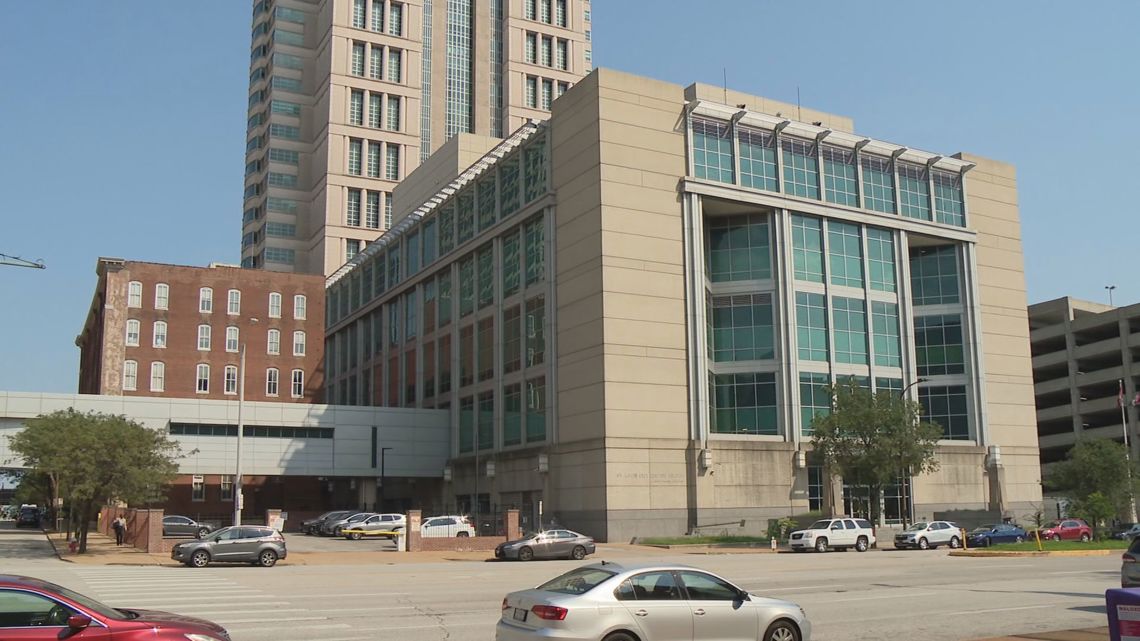 St. Louis Justice Center detainee taken to hospital Saturday, discharged, dies Sunday, officials ...