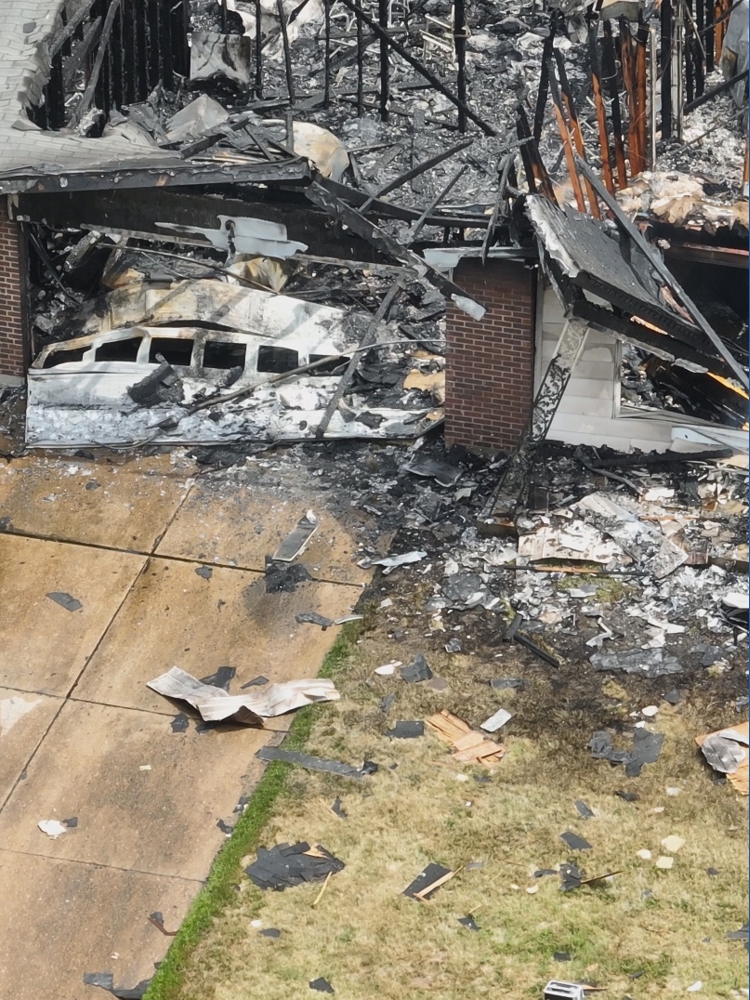 Video shows moment house explodes in St. Louis County | ksdk.com