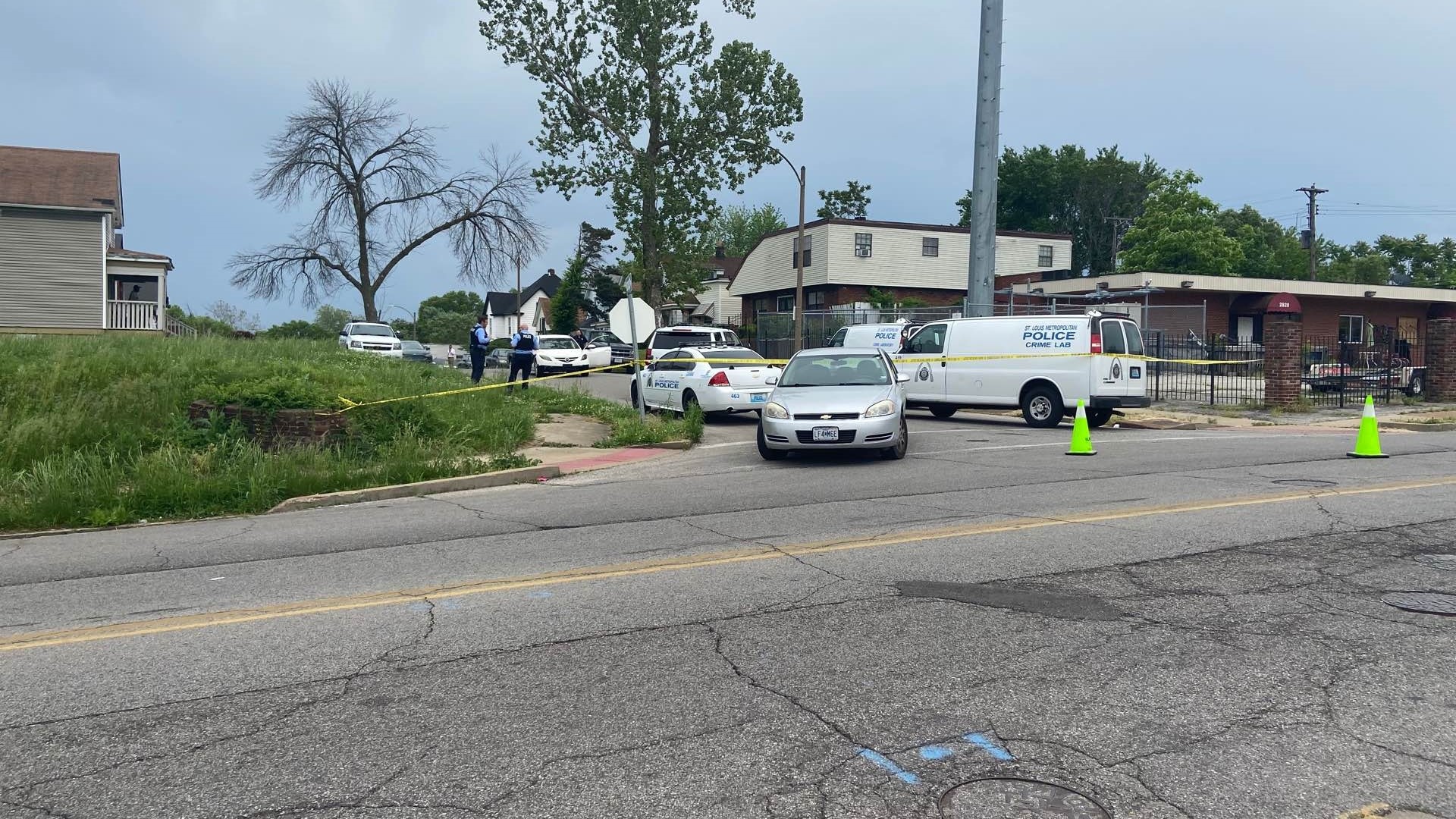 St. Louis homicide detectives investigating 3 Sunday shootings | ksdk.com