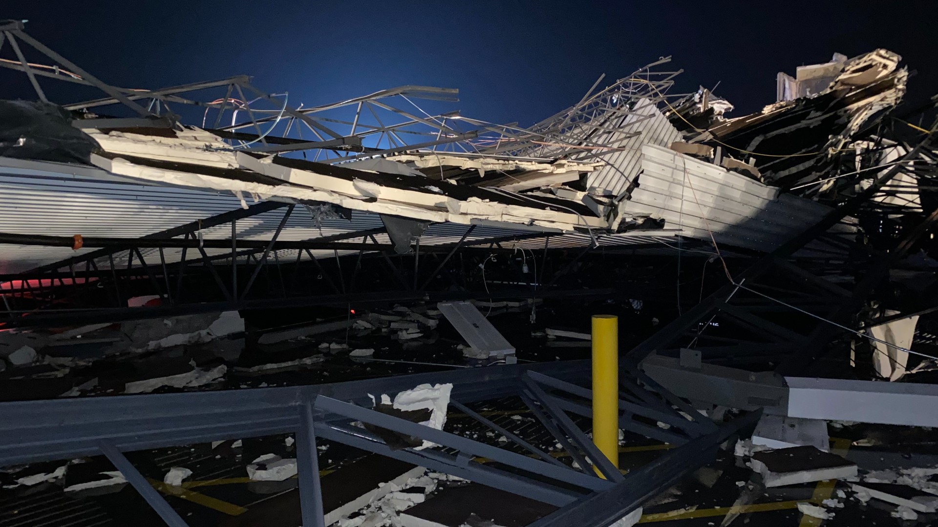 Photos: Amazon warehouse collapses following tornado in Edwardsville ...