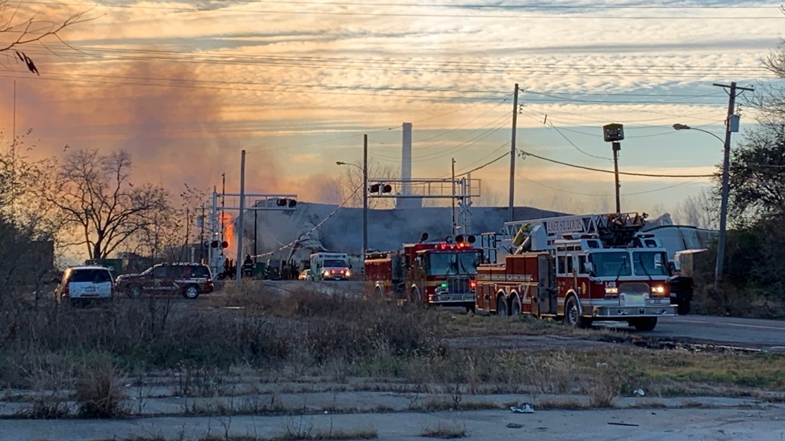 Large fire in East St. Louis warehouse | ksdk.com