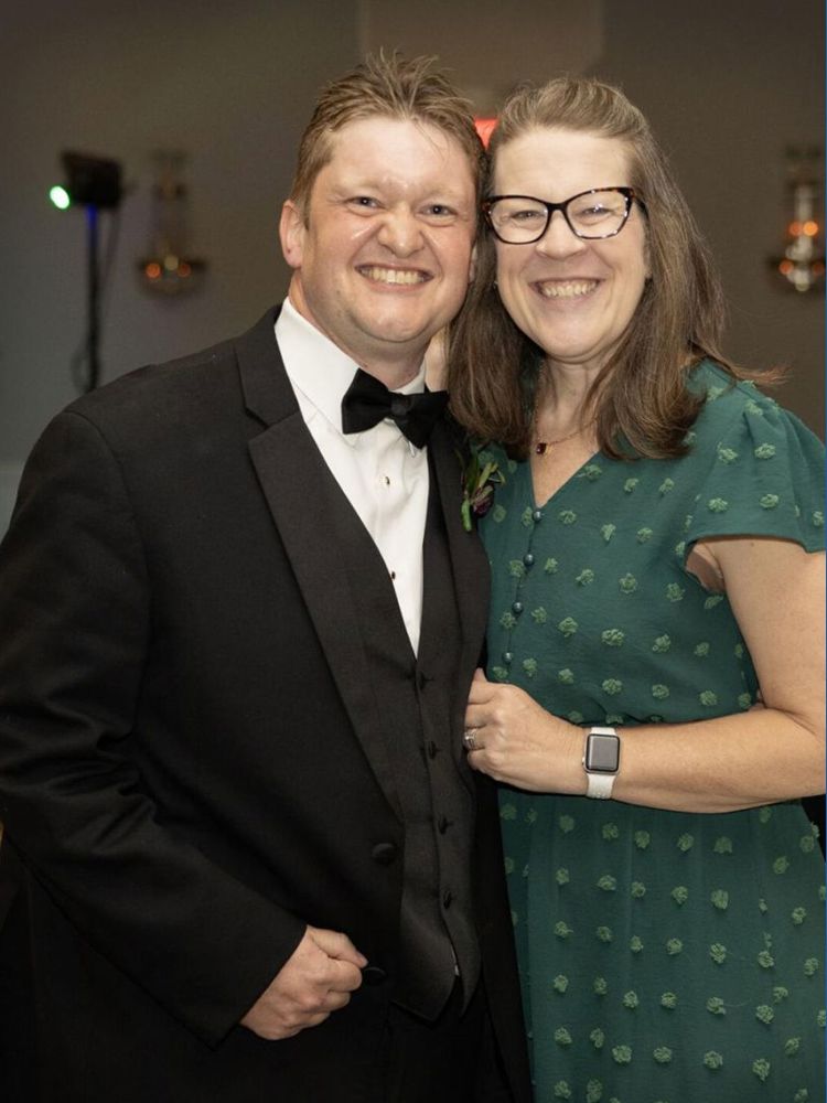 Former student Invites beloved teacher to wedding | ksdk.com